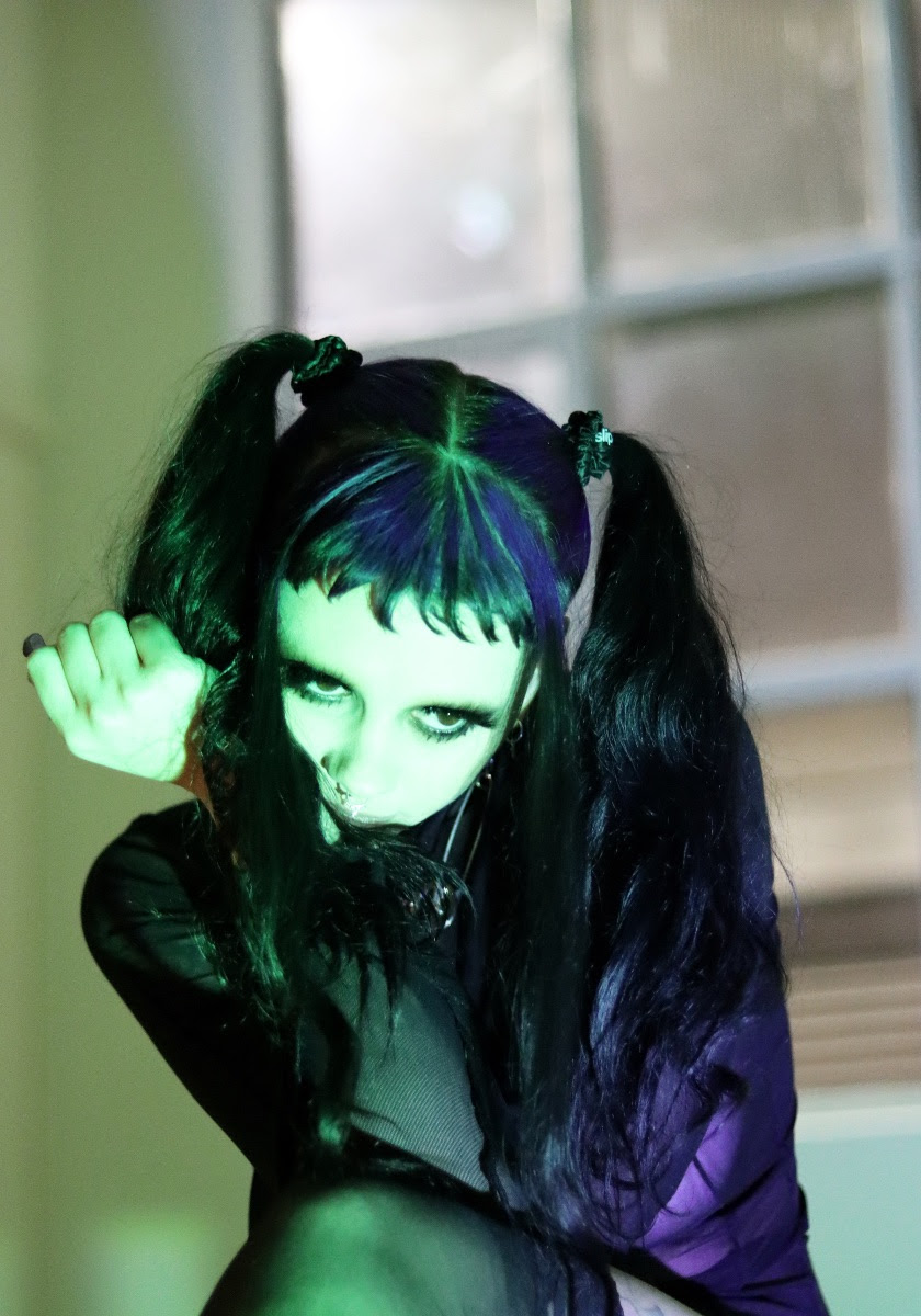 ZHEANI ANNOUNCES NEW EP ‘I HATE PEOPLE ON THE INTERNET’