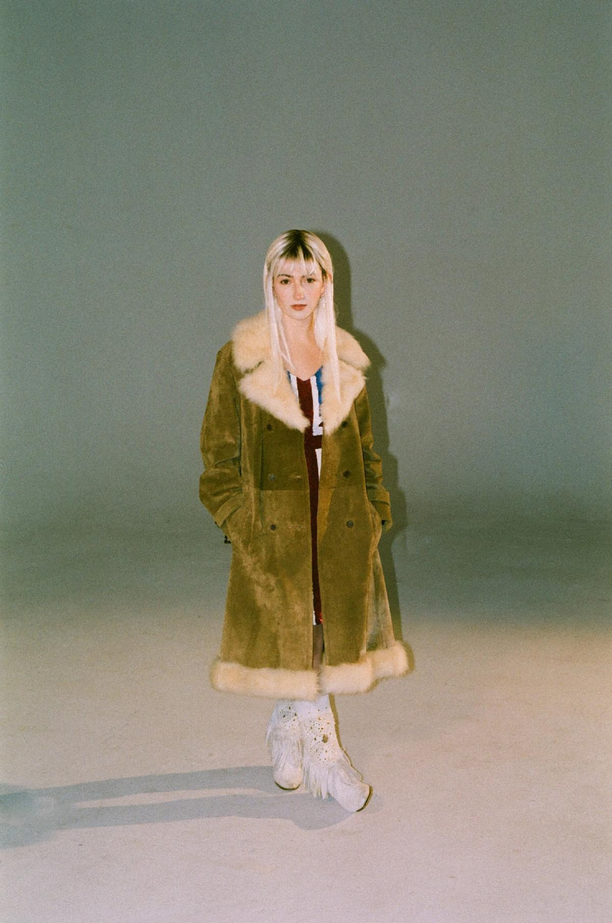 ERIKA SIROLA ANNOUNCES SIGNING TO ELEKTRA RECORDS