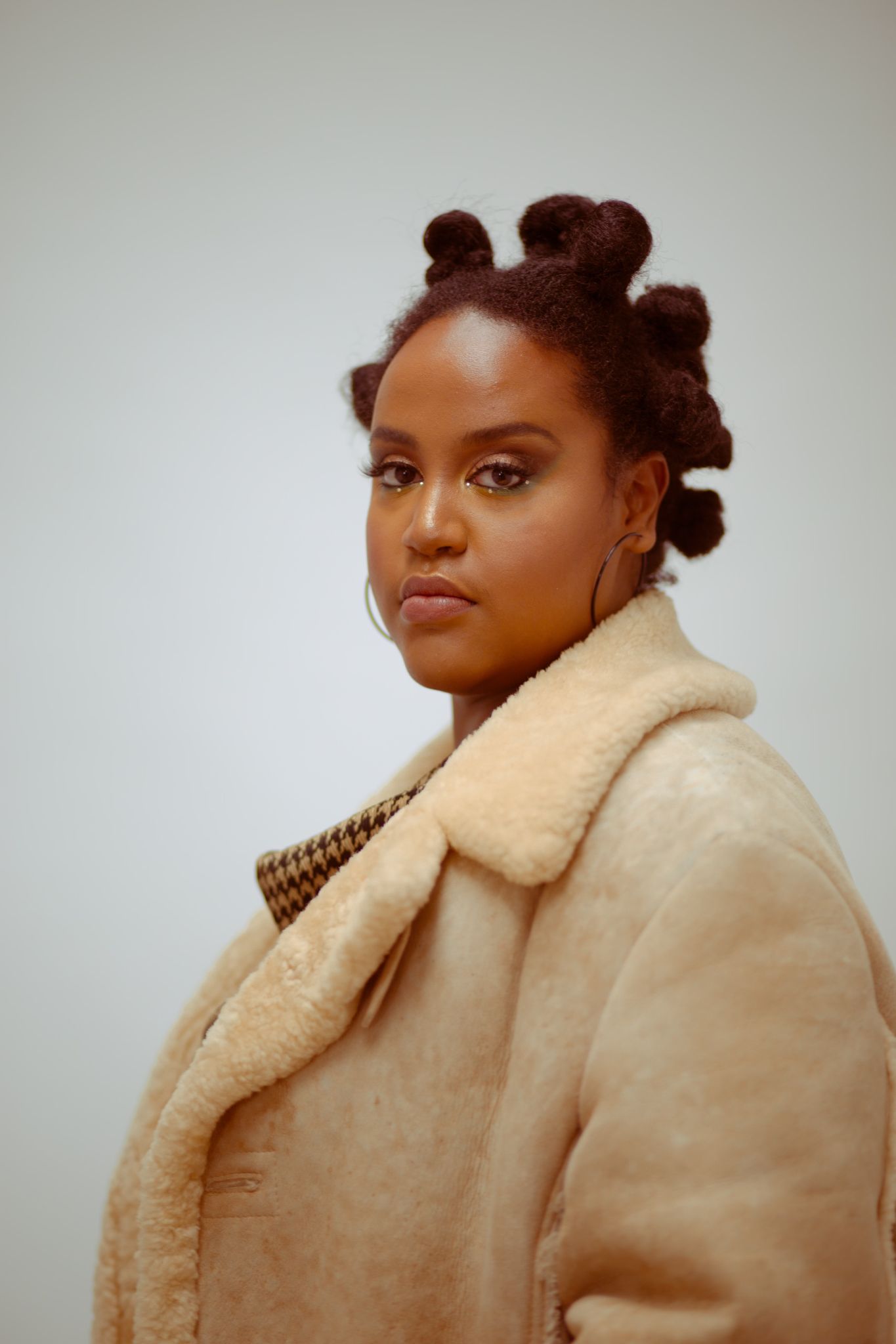 R&B newcomer Eleanor shares debut single "Make Sense" touching on the ...