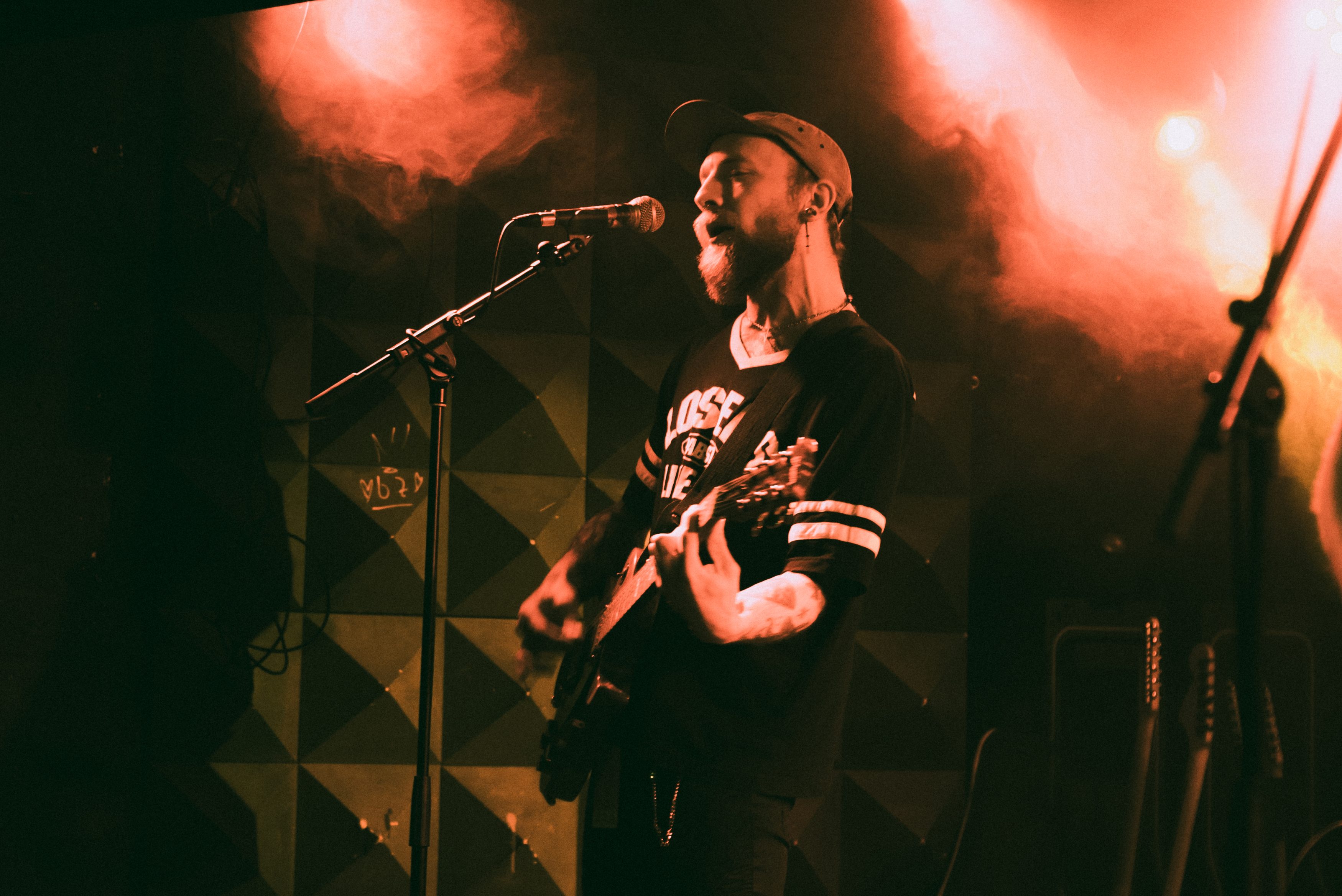 MOM JEANS STOP ON THEIR SWEET TOOTH-WORLD TOUR AT PACKED BADEHAUS ...