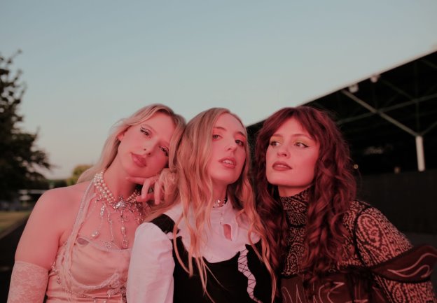 BLUSHER RELEASE NEW SINGLE ‘DEAD END’ + ANNOUNCE SIGNING TO ATLANTIC ...