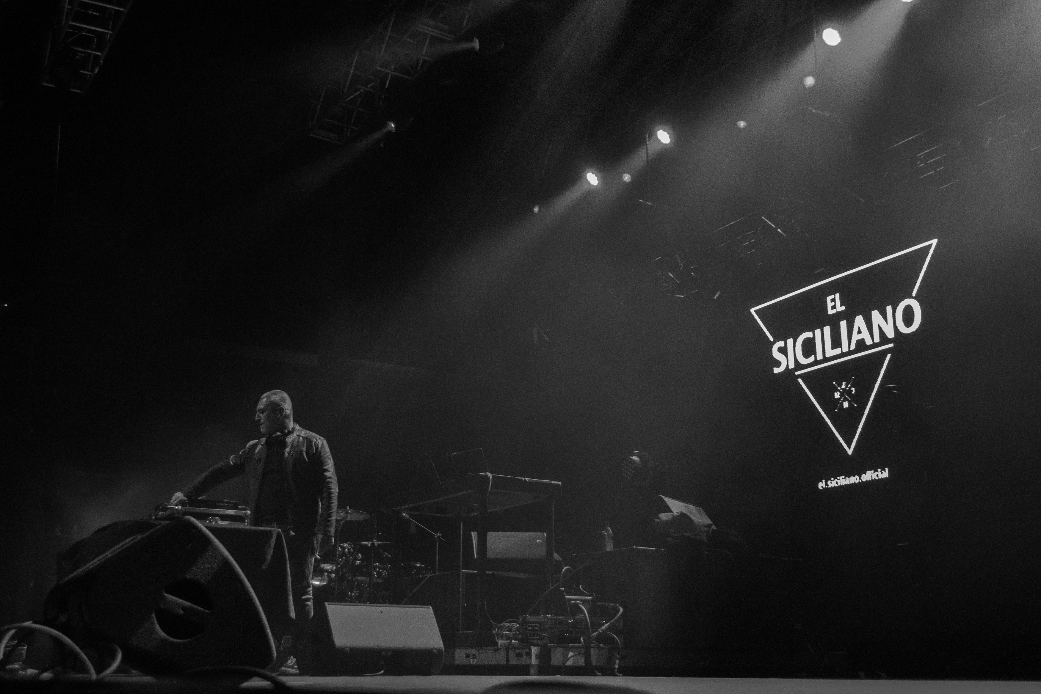 PAROV STELAR TREATS BOSTON TO A NIGHT OF ELECTRO SWING