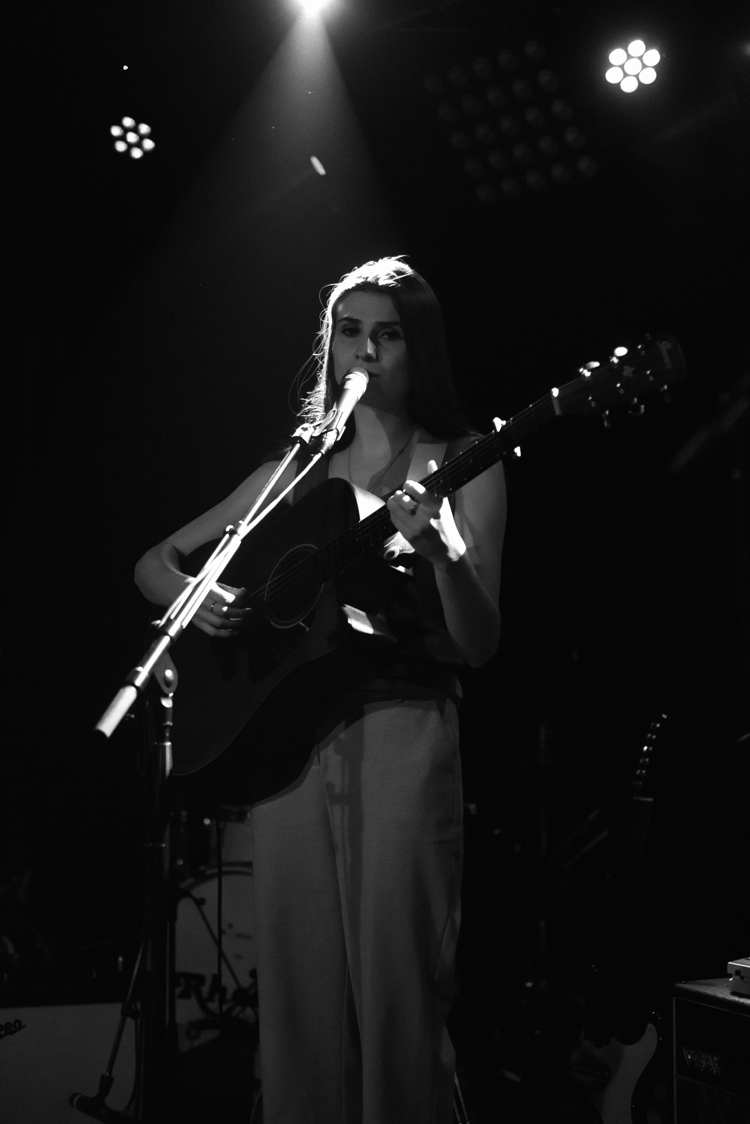 RHONDA AND SUPPORT AMBER & THE MOON STOP FOR AN AMBIENT EVENING AT THE ...