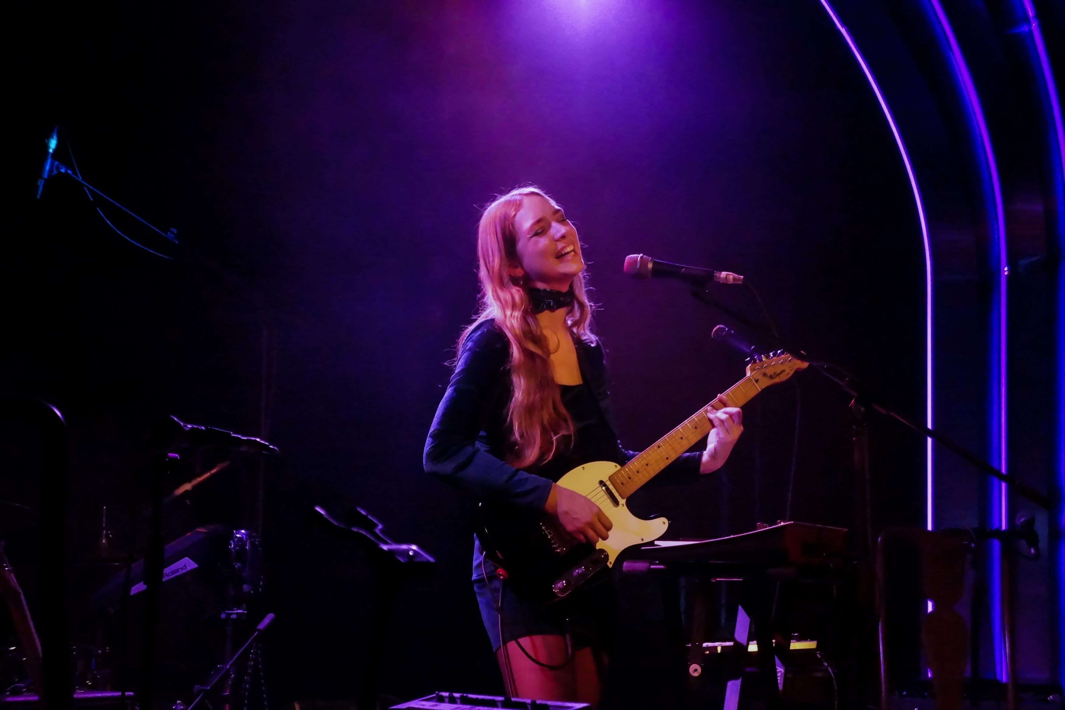 Maya Hawke At Lafayette In London With Opener Manu Grace