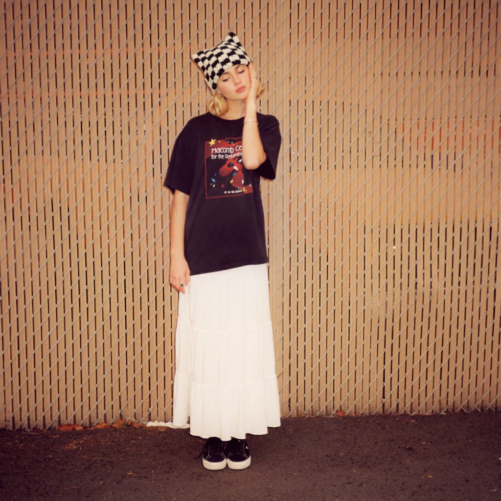 GEN-Z POP PHENOMENON CLAIRE ROSINKRANZ ANNOUNCES DEBUT ALBUM JUST BECAUSE SET FOR RELEASE ON MAY 5TH