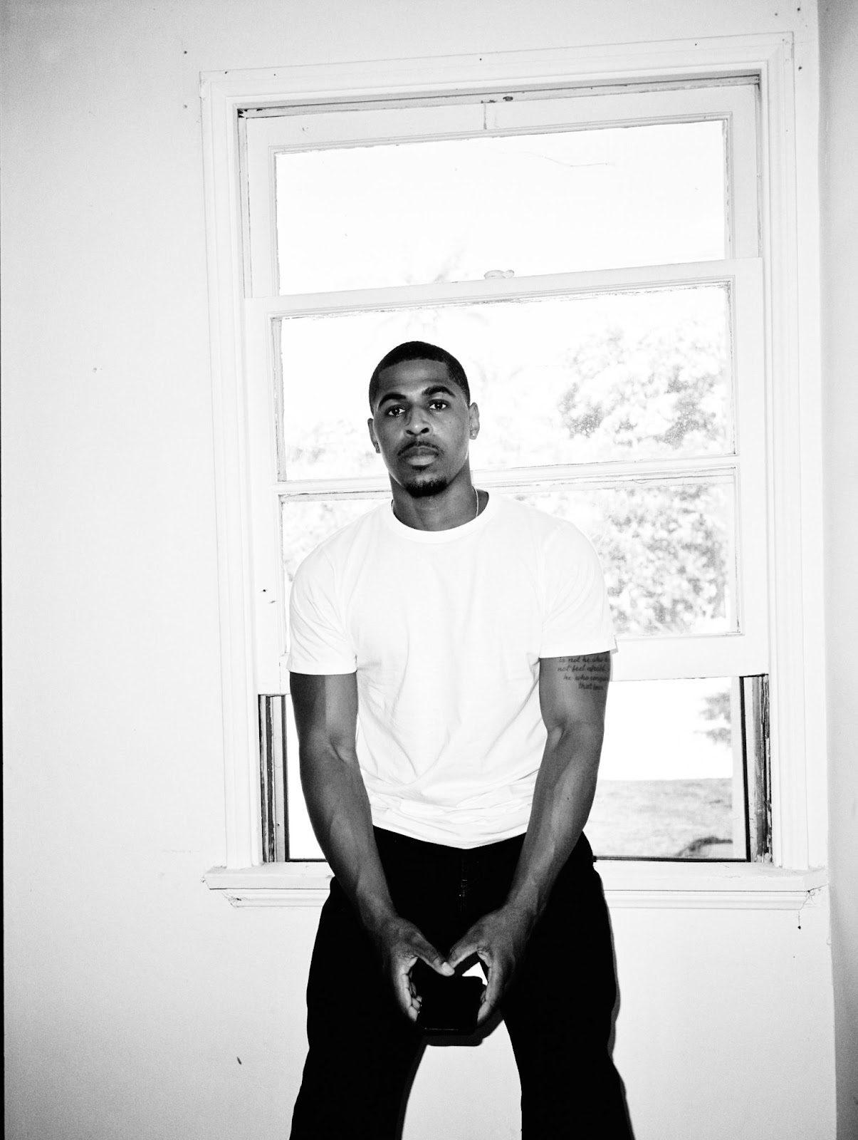 Khamari Announces Debut Album, Shares New Single “Right My Wrongs”