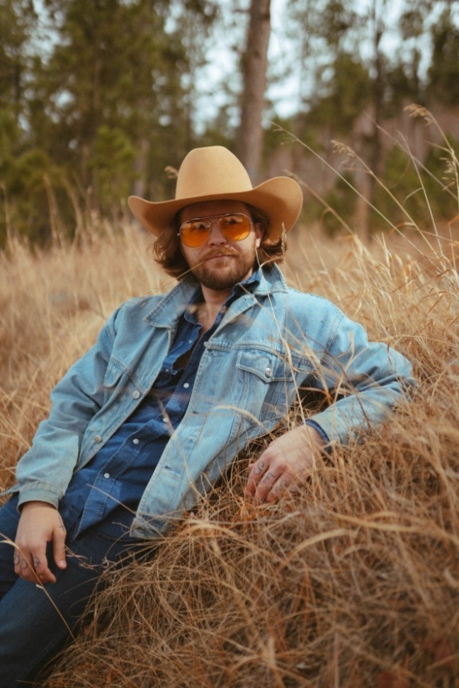 TYLER HALVERSON FINDS LOVE AND TROUBLE ON LABEL DEBUT “HER”