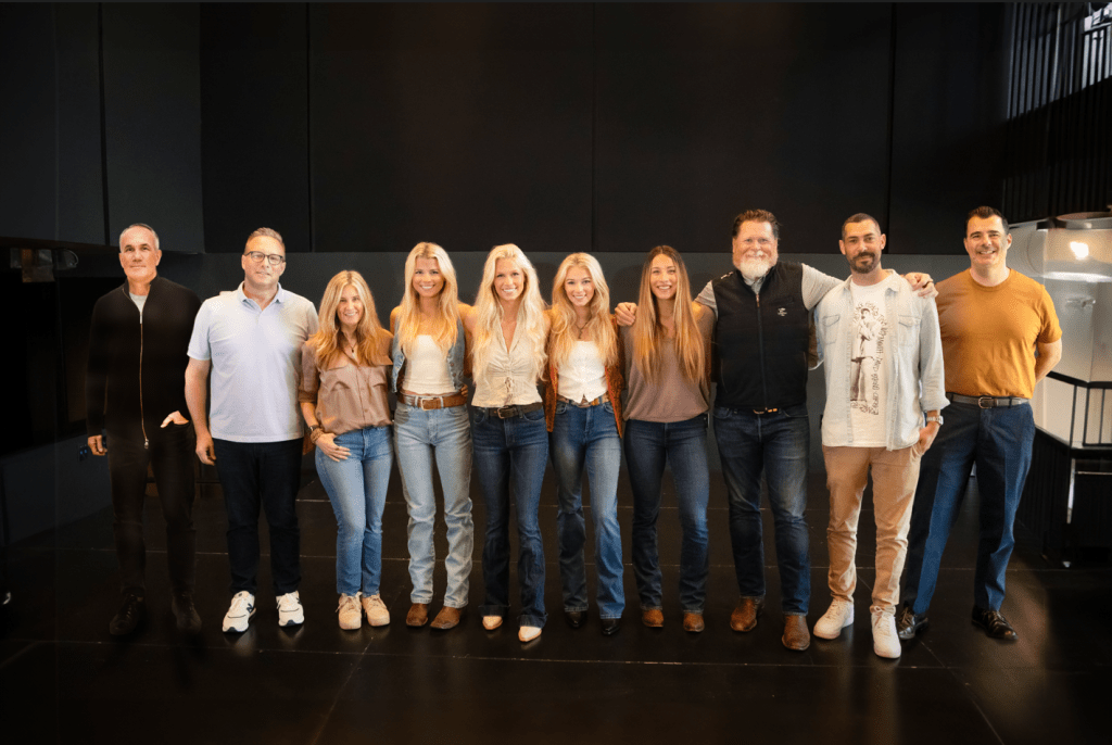 COMPELLING SISTER TRIO THE CASTELLOWS SIGN DEAL WITH WARNER MUSIC ...