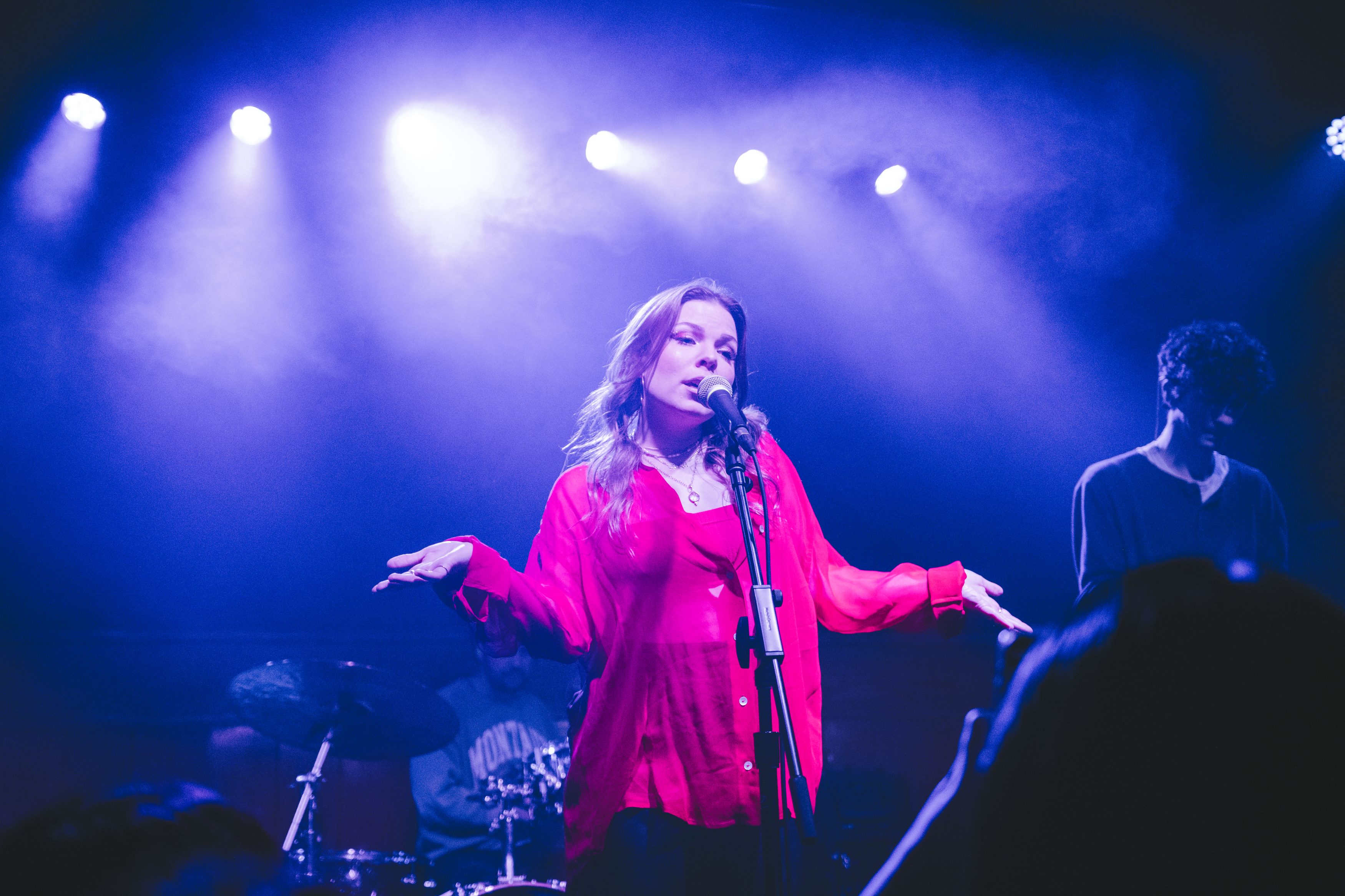 Emei Electrifies a Sold-Out Schubas Bar in Chicago, IL