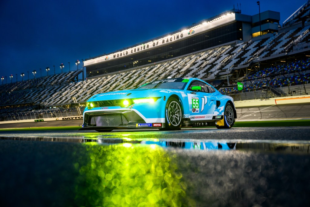 All-new Ford Mustang GT3 and GT4 race cars to compete at Daytona