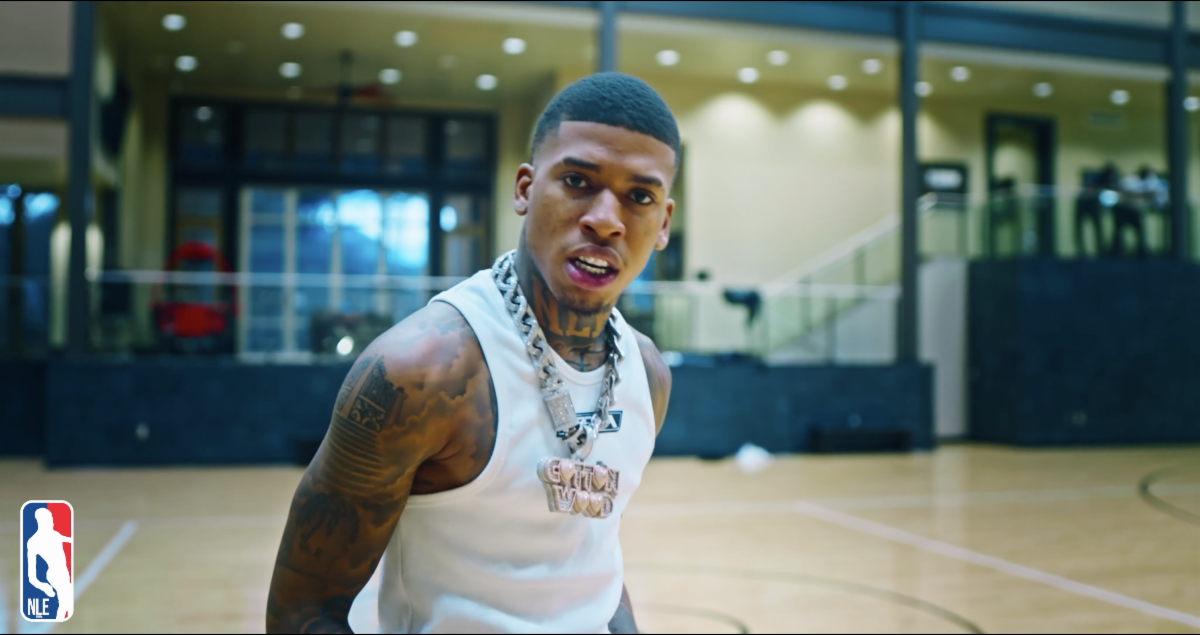 NLE CHOPPA IS IN THE SPIRIT OF GIVING THIS HOLIDAY SEASON!