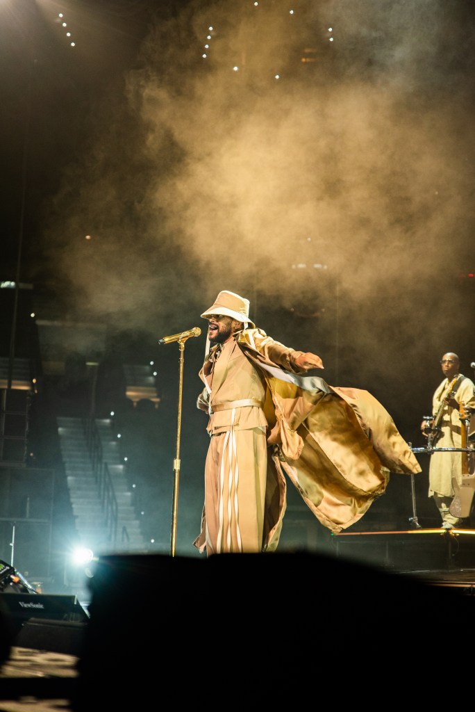 Maxwell's Serenade Tour: A Night of Soul and Sophistication in ...