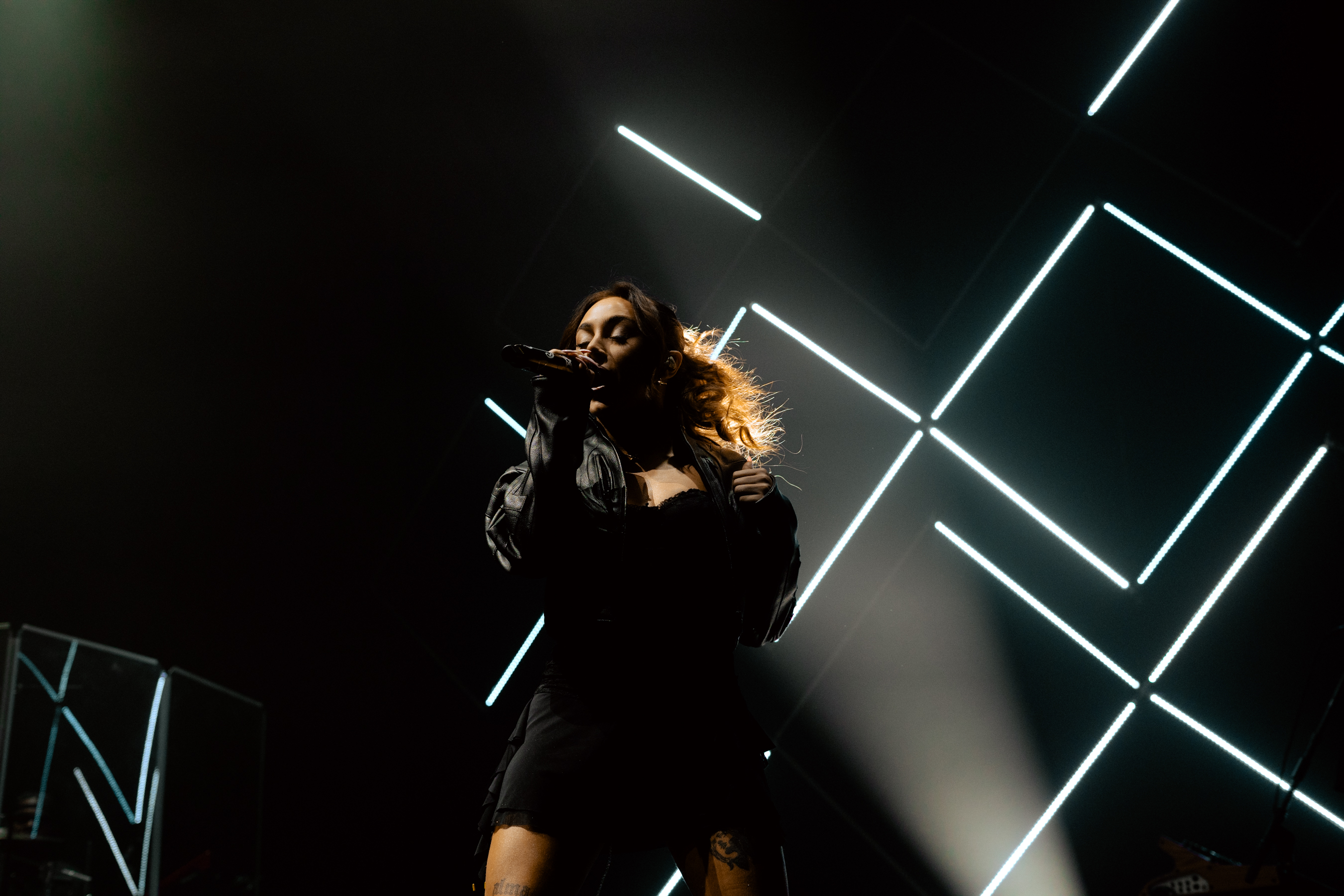 Nicki Nicole Electrifies Chicago: A Night of Vibrant Artistry and ...