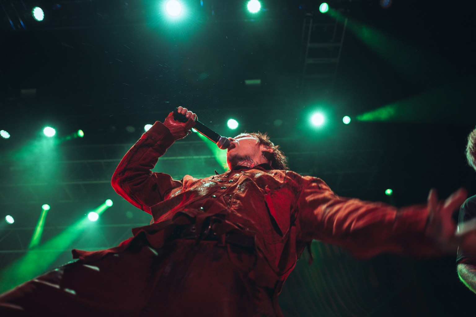 BAKAR ANNOUNCES DEBUT ALBUM & SHARES NEW SINGLE "NW3"