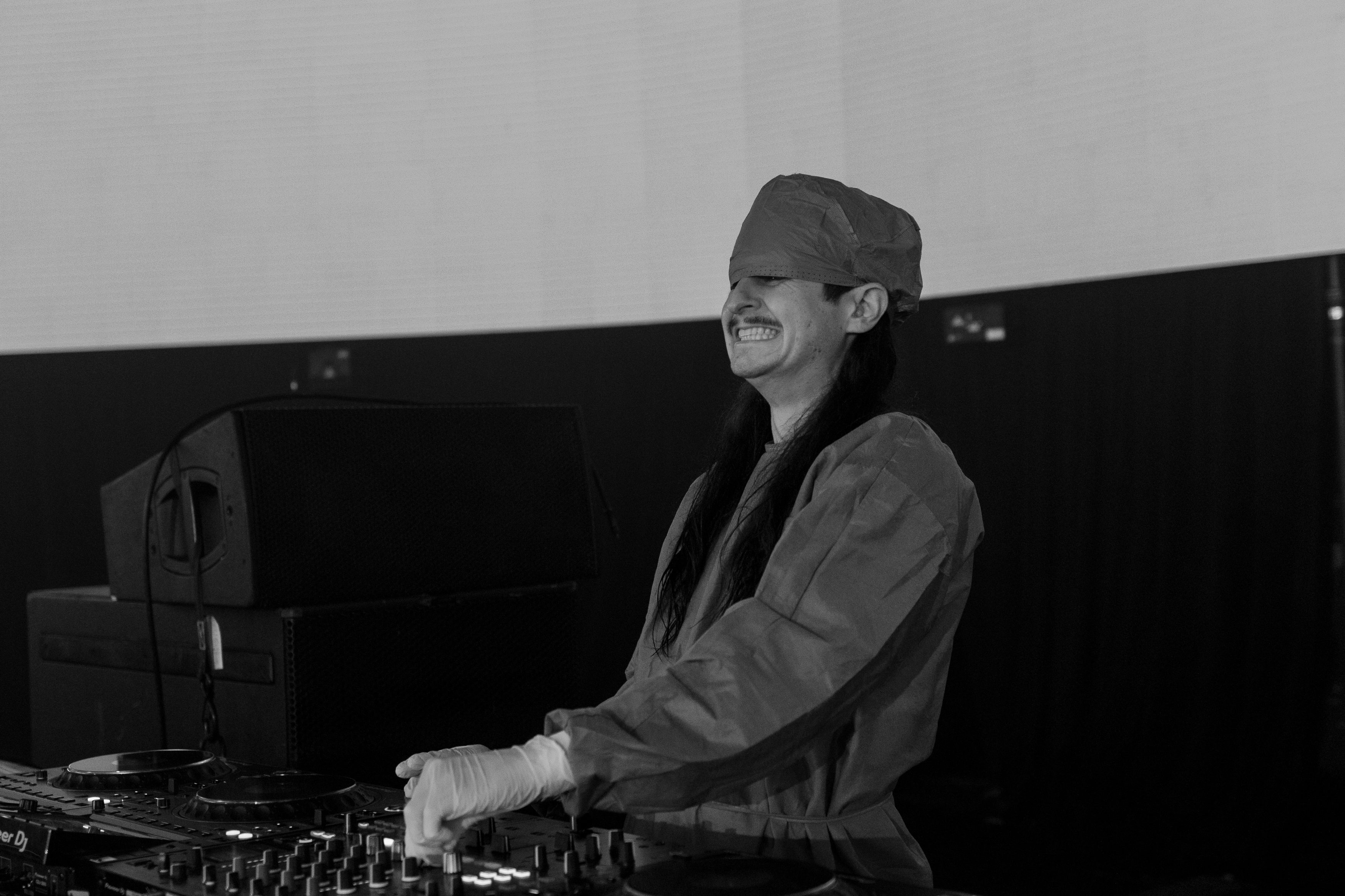 Oliver Tree Electrifies Toronto's Rebel with ‘Doctor Lobotomy’ Tour: A ...